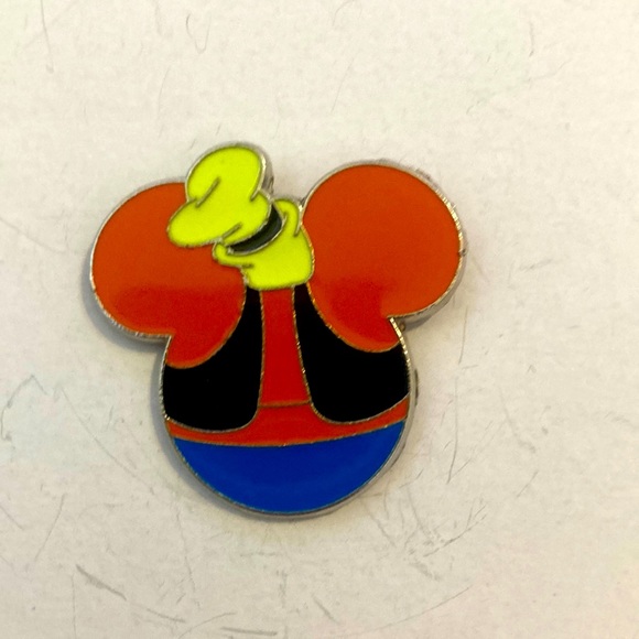 Accessories | Goofy Disney Pin | Poshmark